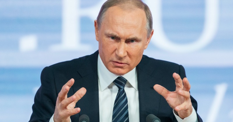 Angry Putin Throws Out 755 Us Diplomats After Us Puts New Sanctions On