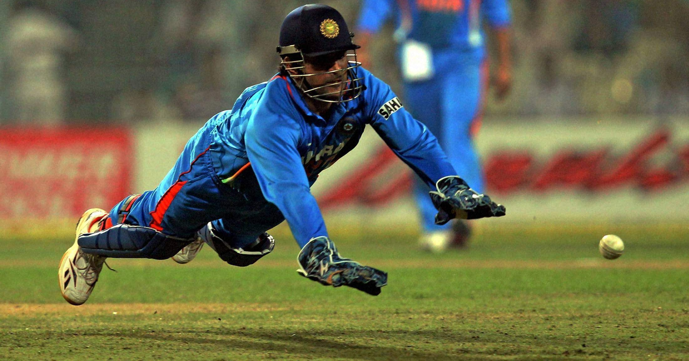 MS Dhoni Has A Simple Mantra - Be Serious On The Field, Joke Around In ...