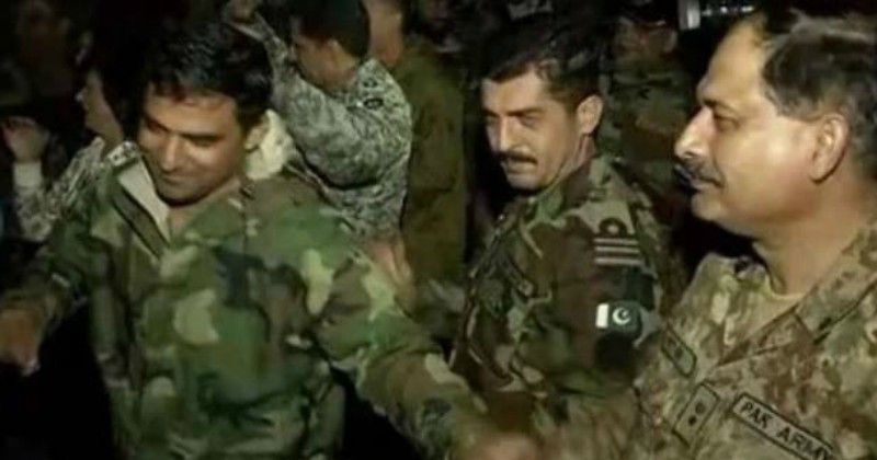 In A Rare Sight, Indian And Pakistani Soldiers Dance Like Buddies ...