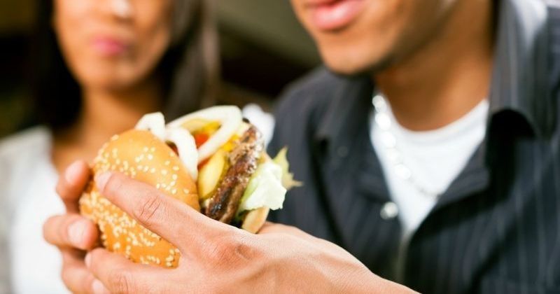Man Gets Sick After Eating Burger, Doctors Find His Food Had Plastic In It