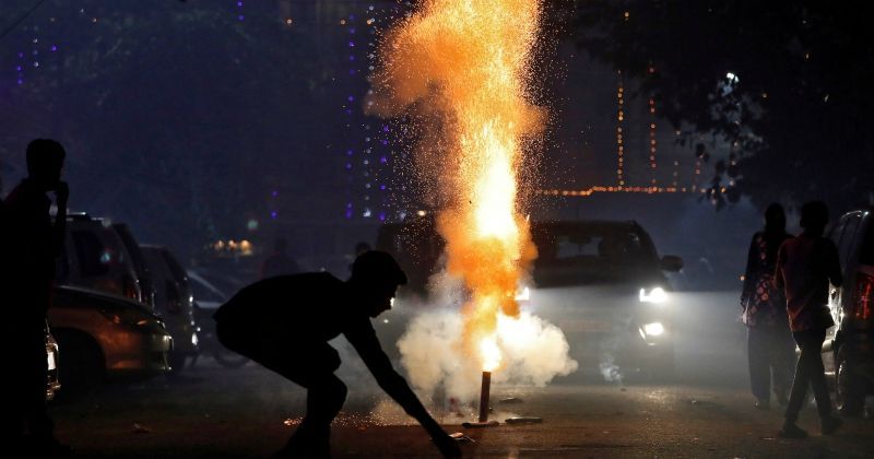 Suicidal Delhiites Defy Restriction On Fire Crackers On Diwali, Wake Up ...
