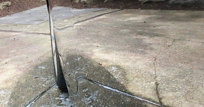 This Car Is So Shiny It Looks Invisible & People Are Absolutely Stunned