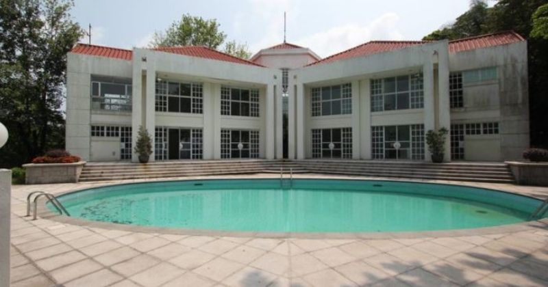 This Four-Bedroom Hong Kong Mansion Worth Rs 3000 Crore Is Set To ...
