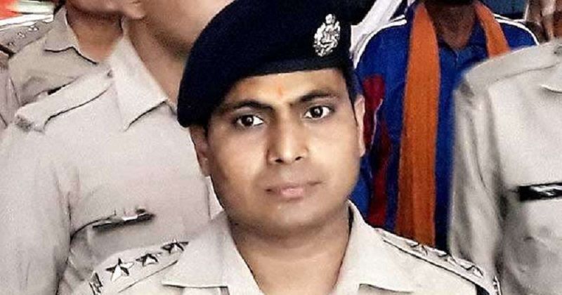 बचपन में भरपेट खाना मिलना भी मुश्किल होता था लेकिन आज मेहनत और लगन से ...