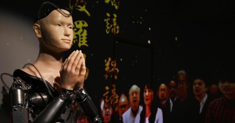 This Japanese Temple Has A Robot Priest To Sing Prayers & Attract Youth ...