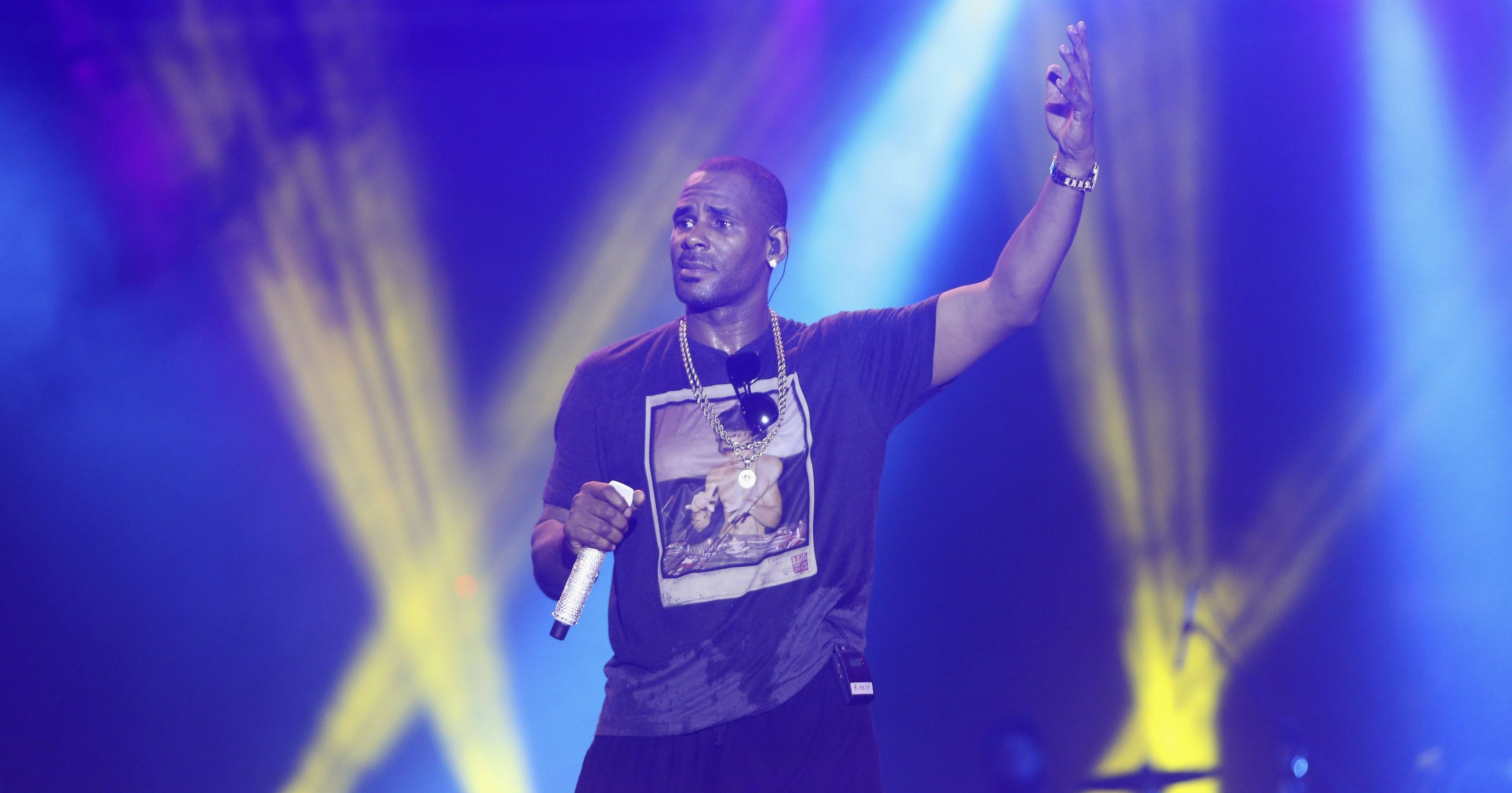 The Randb R Kelly Charged With 10 Counts Of Aggravated Criminal Sexual
