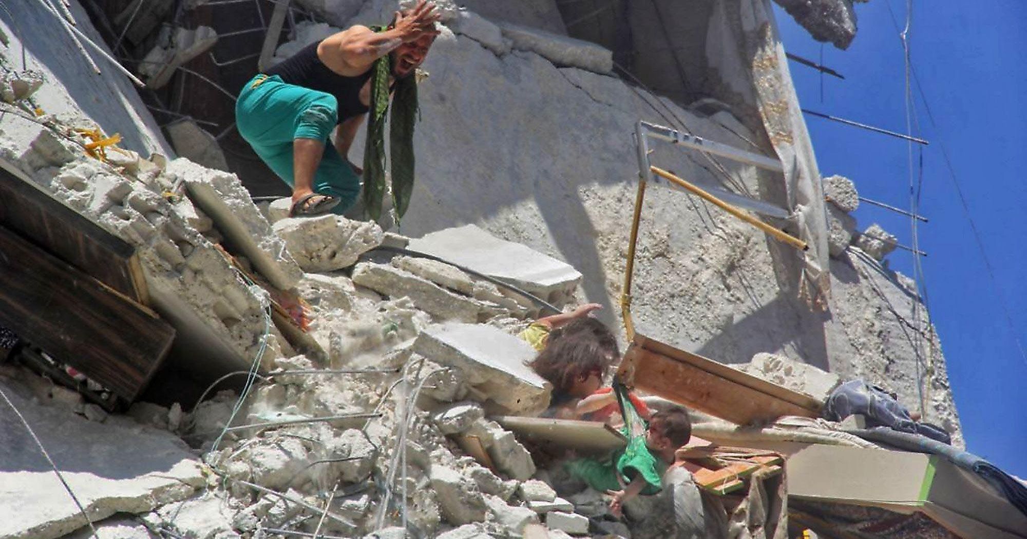 This Photo From Syria Of Children Trying To Save Baby Sister Stuck In ...