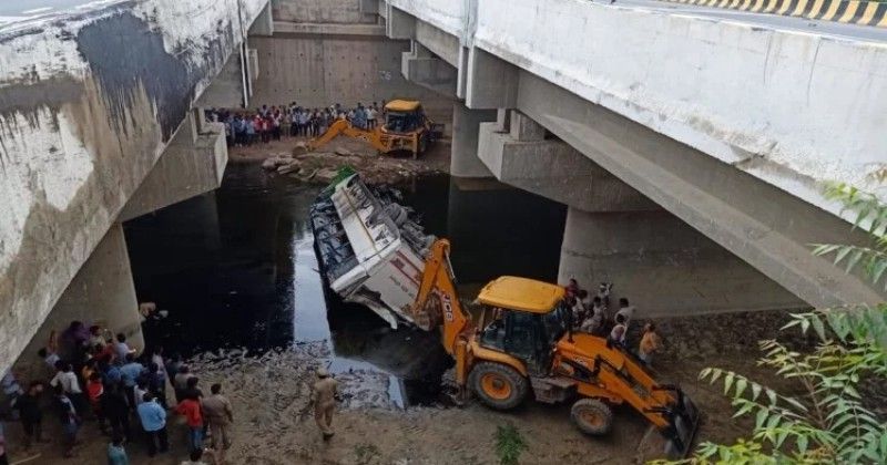 Double-Decker Bus Falls Into Canal Near Agra As Driver Allegedly Dozes Off Mid Way, 29 Killed