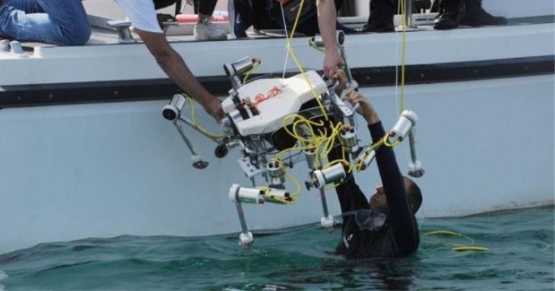 This Crab Robot Will Help Clean Up All Plastic Waste In Our Oceans ...