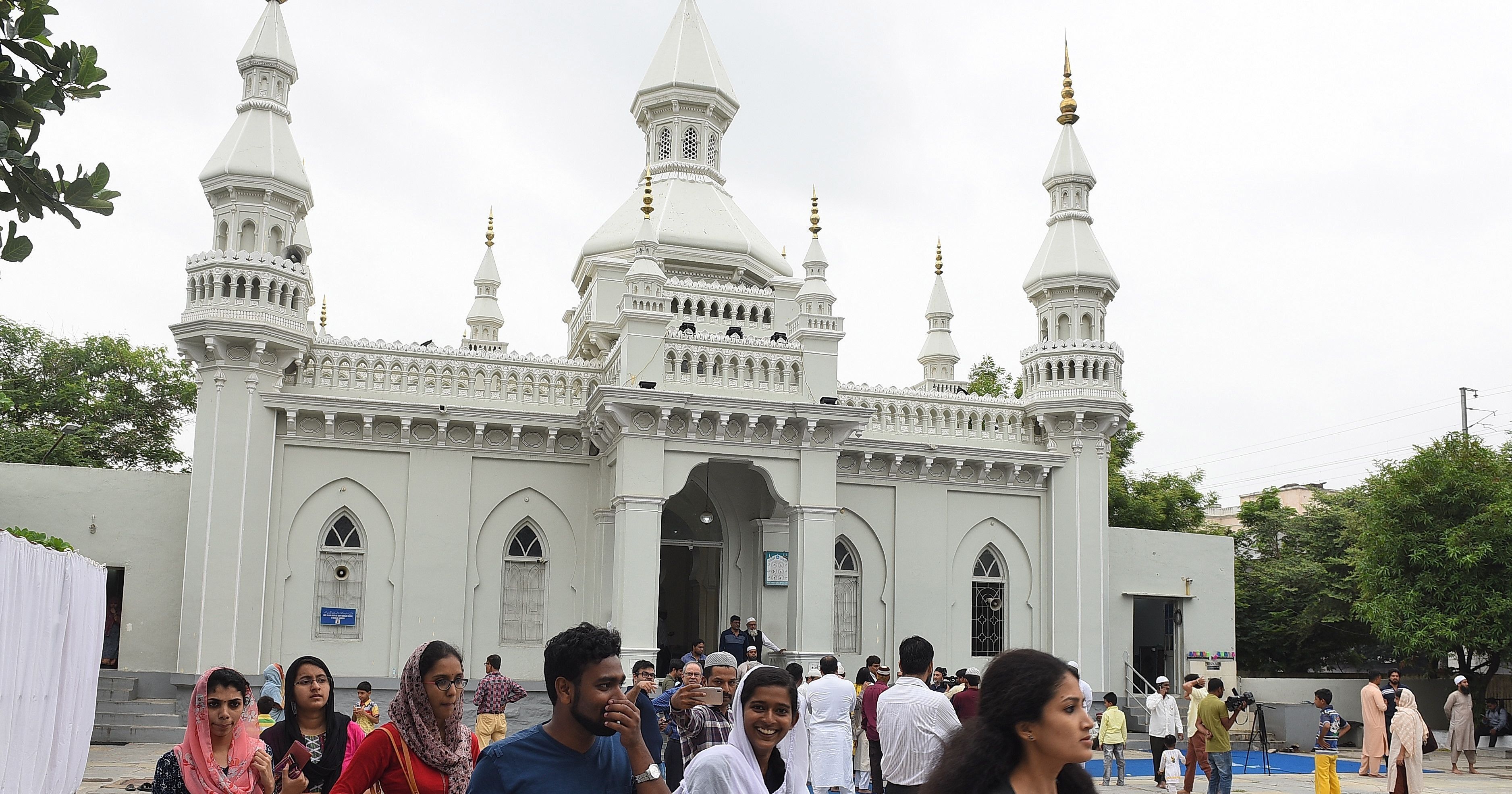 For A Day, Mosque in Hyderabad Opens Its Doors To People Of All Faiths