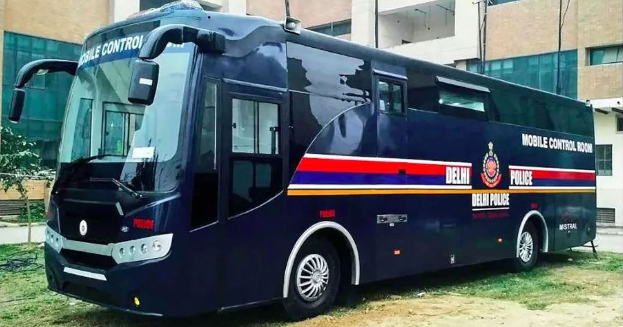 Delhi Police’s New High-Tech Control Room Bus