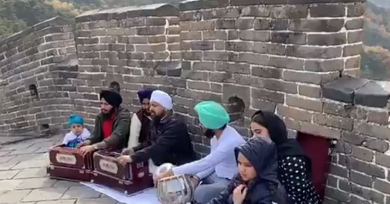 Sikh Men Sing Shabad Kirtan On The Great Wall Of China