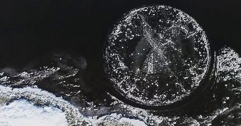 In Bizarre Natural Phenomenon, Rare Rotating Ice Disc Shows Up In ...
