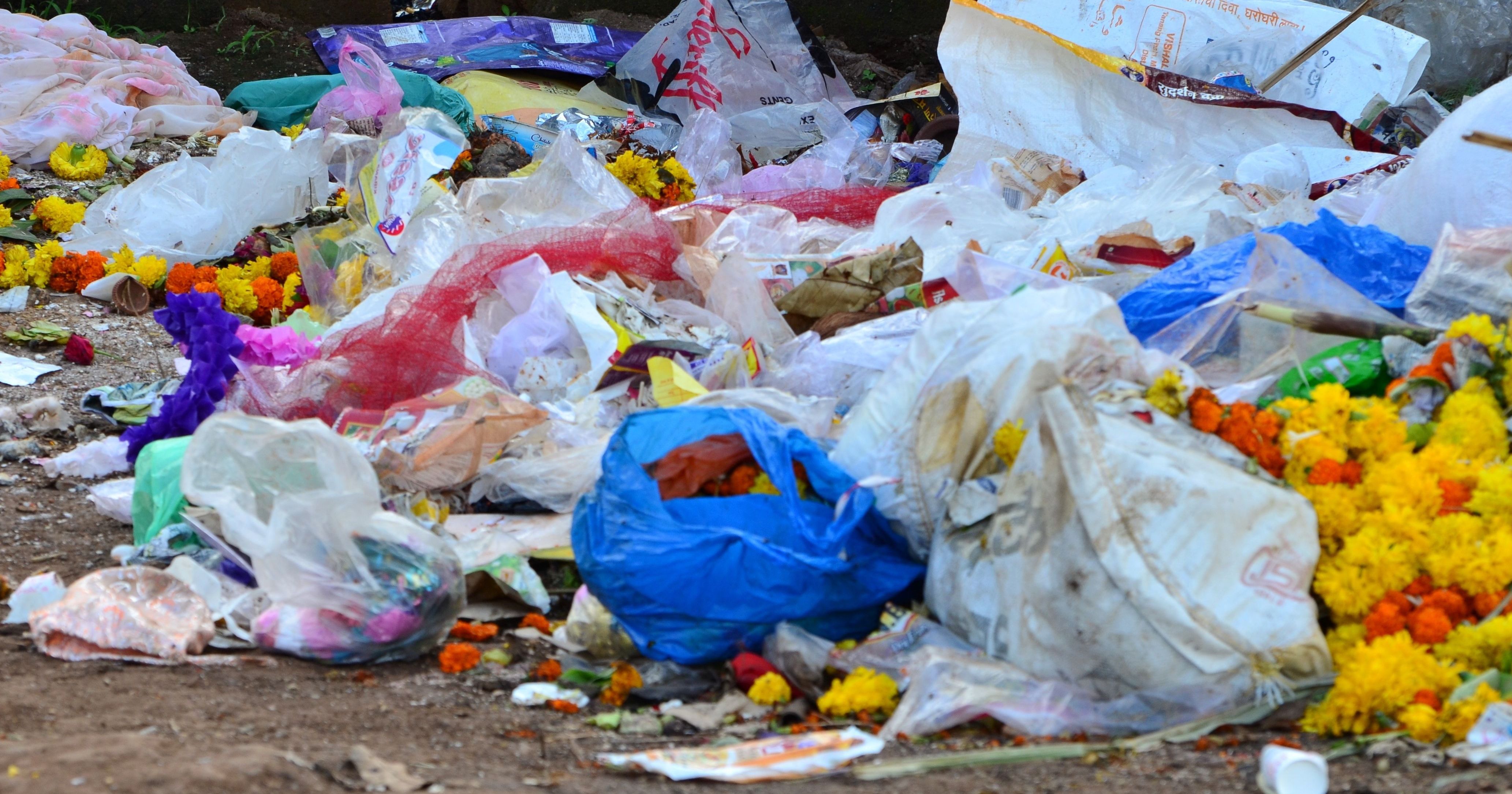 India Litters 10,000 Tonnes Of Plastic Every Day!