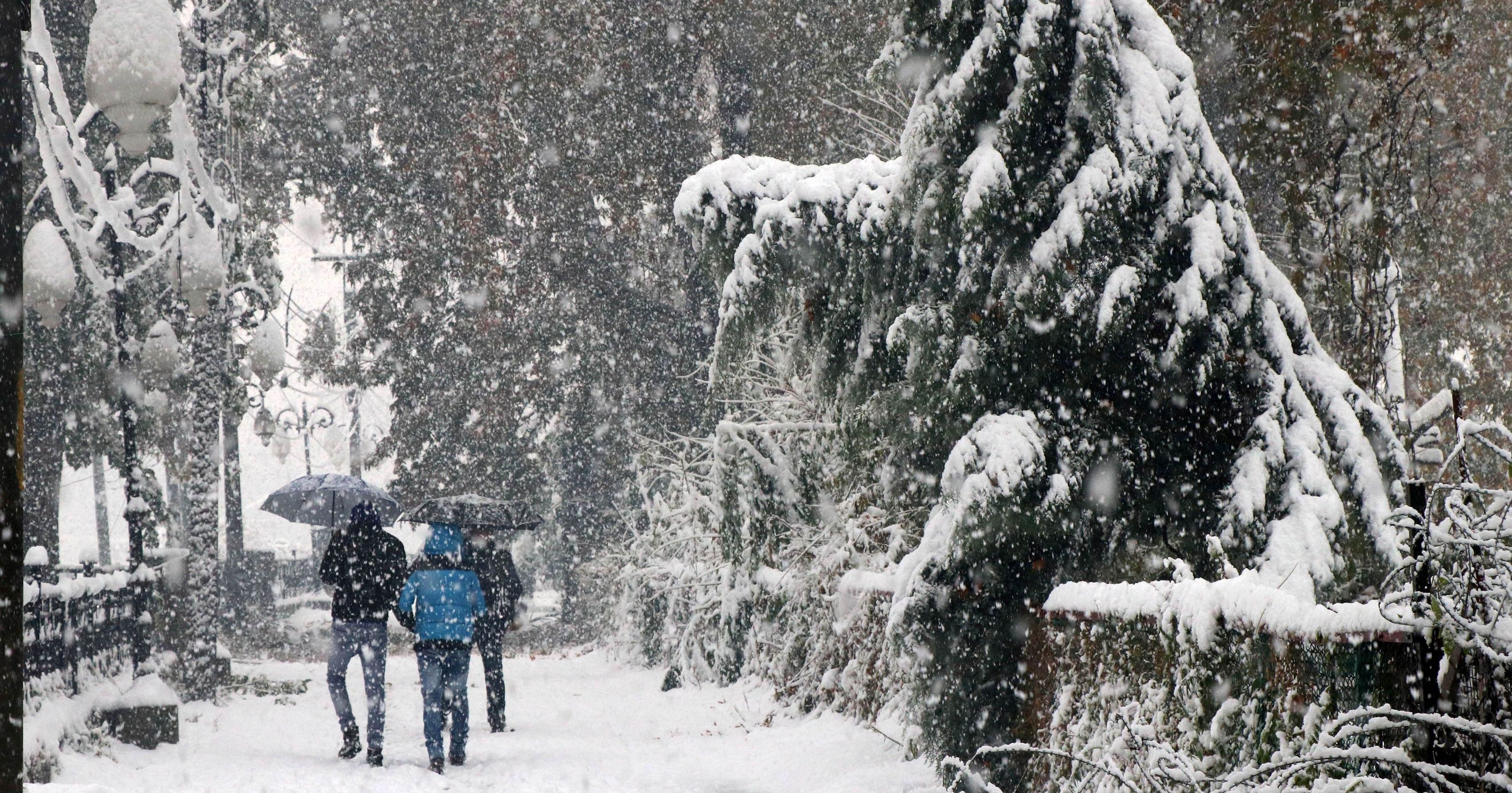 Season’s First Snowfall Covers India’s Peaks