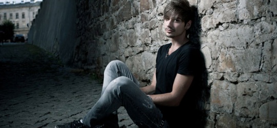 10 Signs You Still Have Feelings For Your First Love