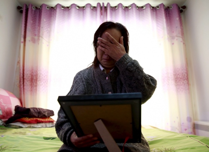 15 Images That Sum Up The Grief Of Chinese Parents Who Lost Their Only ...