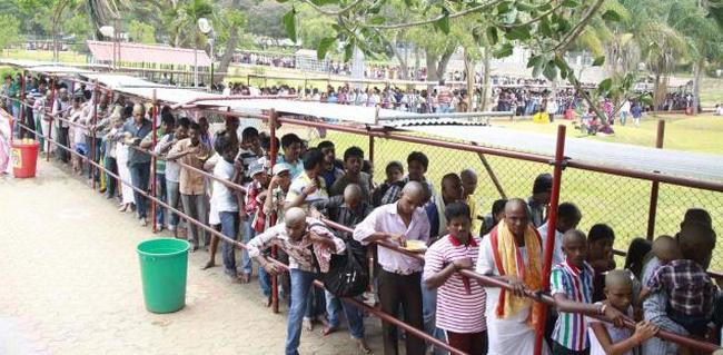 13 Places In India Where You Will Always Find A Never-Ending Queue
