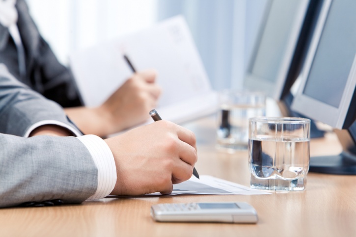 8 Simple Ways To Workout If You Have A Desk Job