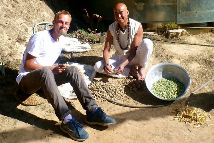 Meet Meigo Mark - The 26-Year-Old Who's Walking The 40,075-Km Distance ...