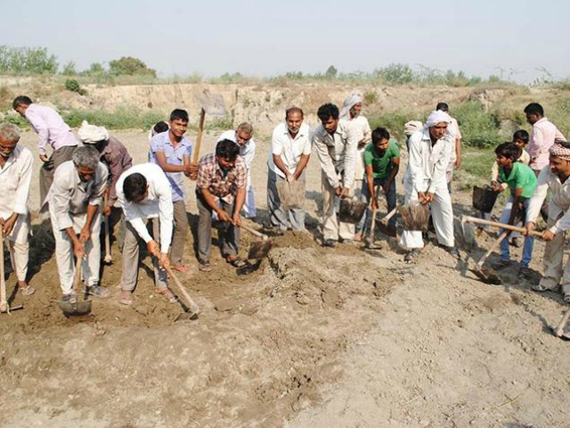 People In This UP Village Came Together To Revive A 'Dead River'