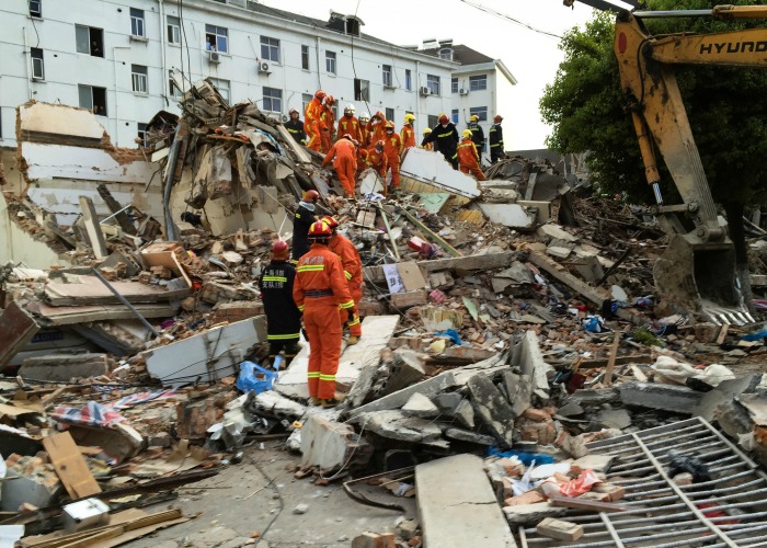 Shocking CCTV Footage Shows The Tragic Moments Of Three-Story Building ...