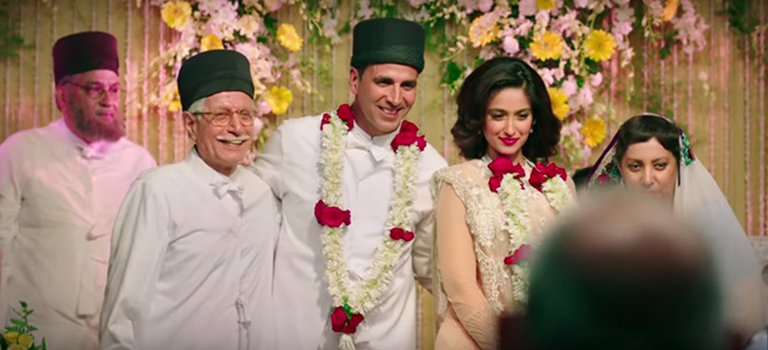 Rustom Review: The Plot Is About A Crime Of Passion But Strangely, The ...