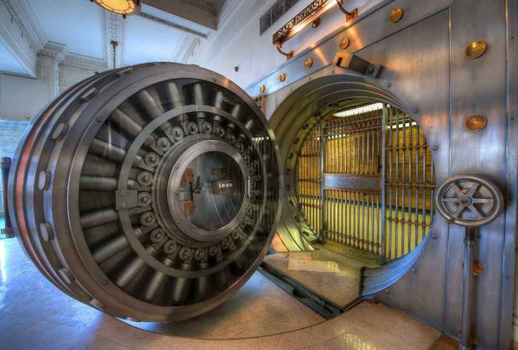 9 Of The Greatest Bank Robberies Of All Time