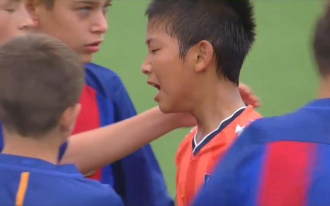 These Pictures Of Young Footballers Comforting Their Opponents After A ...