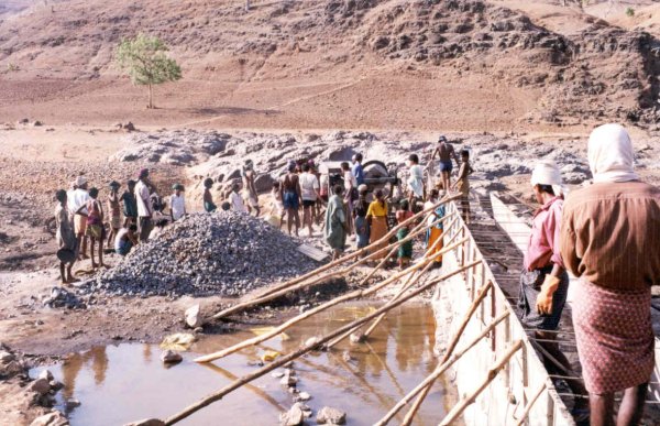 Meet Aravinda and Ravi, The Inspiration Behind Shahrukh Khan's Movie ...