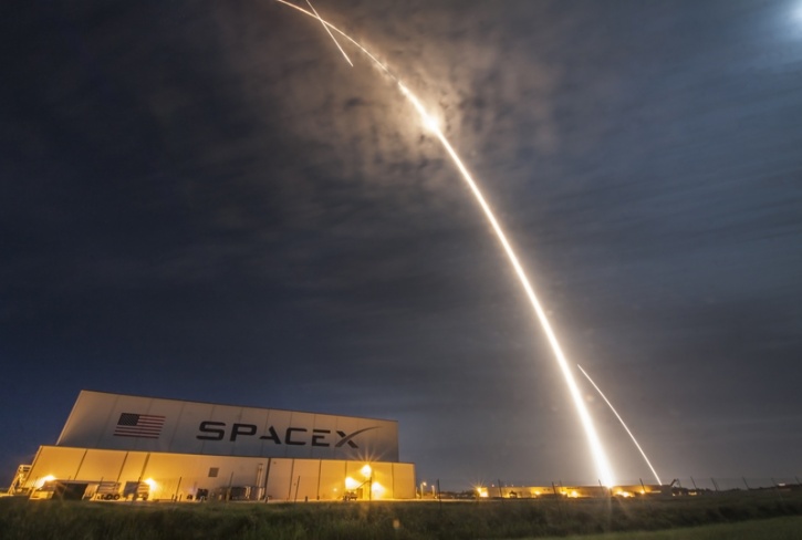 These Glorious Images From SpaceX Rocket Returning To Earth Will Leave ...