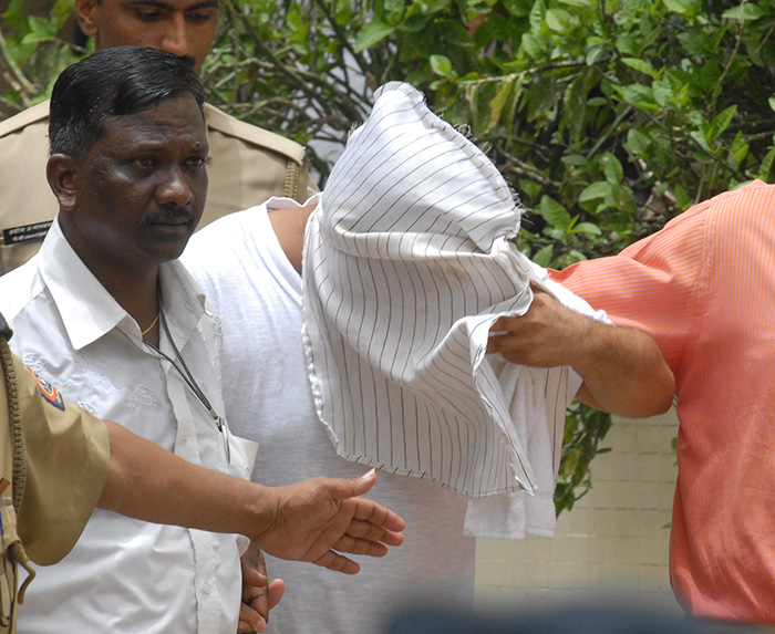 Gujarat Ayurvedic Doctor Who Ran A Multinational Organ Racket Nabbed In ...