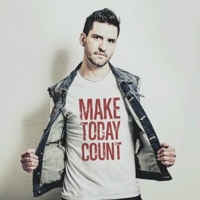 This Amazing Musician Tattooed 120 Names From His Fans' Suicide Notes ...