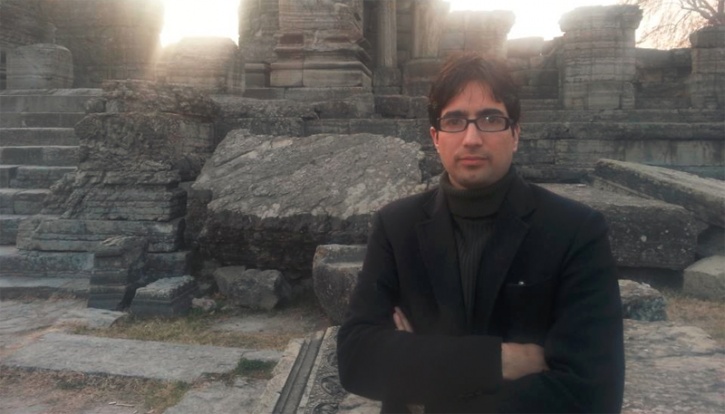 After Kashmir IAS Topper, More Officers Take On The Media Over The ...