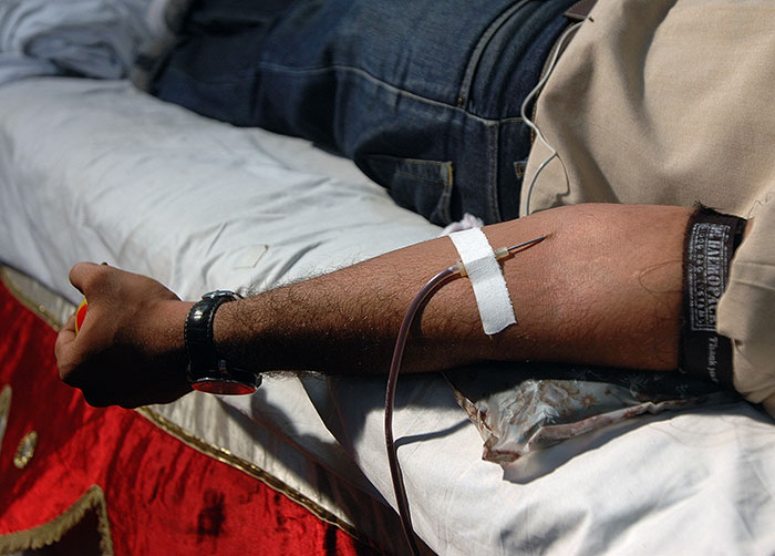 Four Mumbai Youths Donate Rare Bombay Group Blood To Critical Accident ...