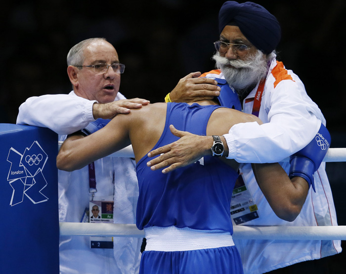 Great News For Indian Boxing! Manoj Kumar, Vikas Krishan Qualify For ...