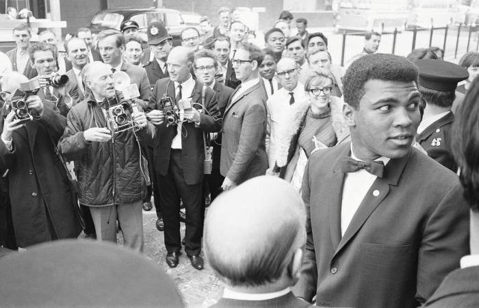 27 Classic Pictures Of Muhammad Ali That Make Him The Legend He Will ...