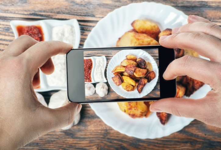 Taking Pictures Of Food And Uploading Them On Instagram Might Actually ...