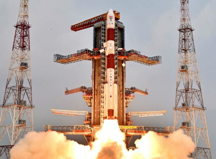 ISRO Has Competition So Scared, Now SpaceX Is Trying To Compete With It ...