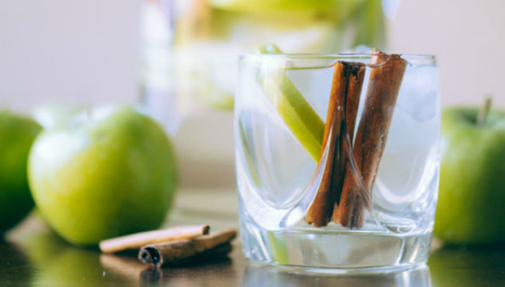 Make These 5 Detox Drinks At Home For Weight Loss And Cleansing