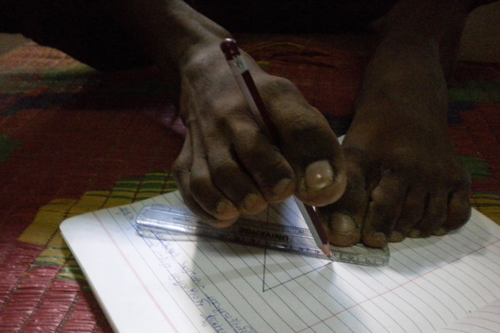 This 16-Year-Old Boy Has No Arms But Scored 71% In The Class X Exams He ...