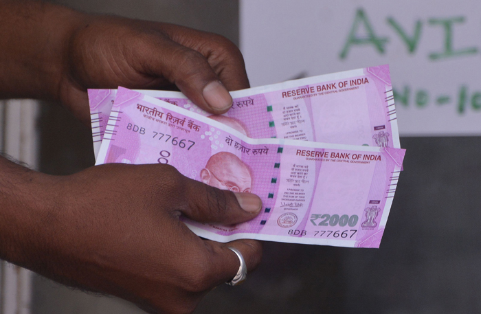 India Says New Currency Can't Be Faked, But Fakes Notes Are Popping Up ...