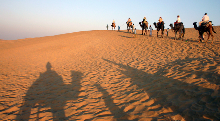 MIT Researchers Build Device That Can Harvest Water From Desert Air ...