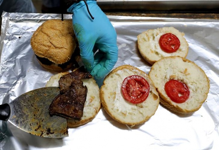 Here Are 16 Inside Pics Of 'Operating Room-Themed Restaurant' Where ...