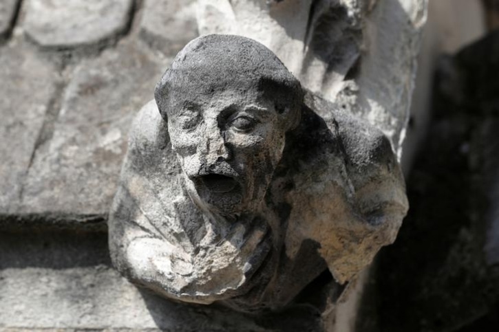 Here Are 15 Heartbreaking Pictures Of The Centuries-Old Parisian ...