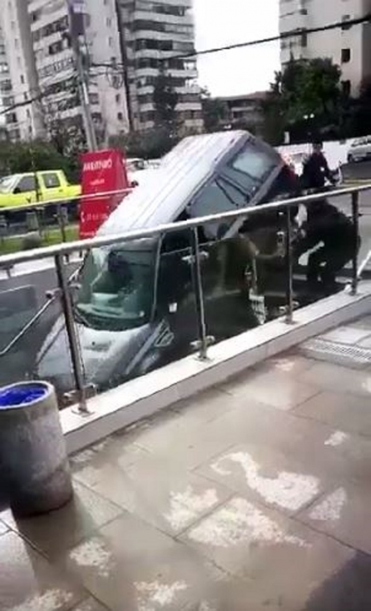 This Video Of A Woman Driving Down The Stairs After She Took A Wrong ...