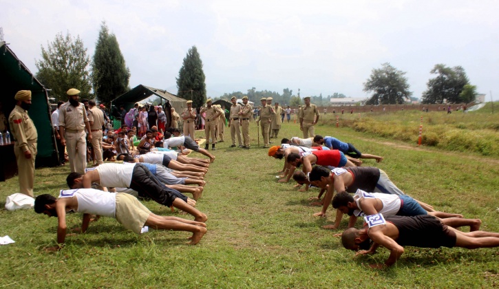 16 000 Kashmiri Youth To Be Recruited Into Armed Forces To Fight