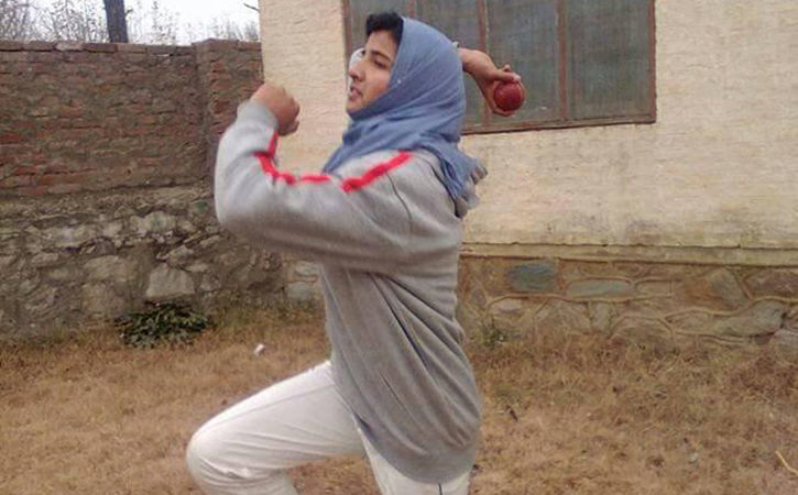 Meet Iqra Rasool - 17-Year-Old Girl From Jammu & Kashmir Who Is ...