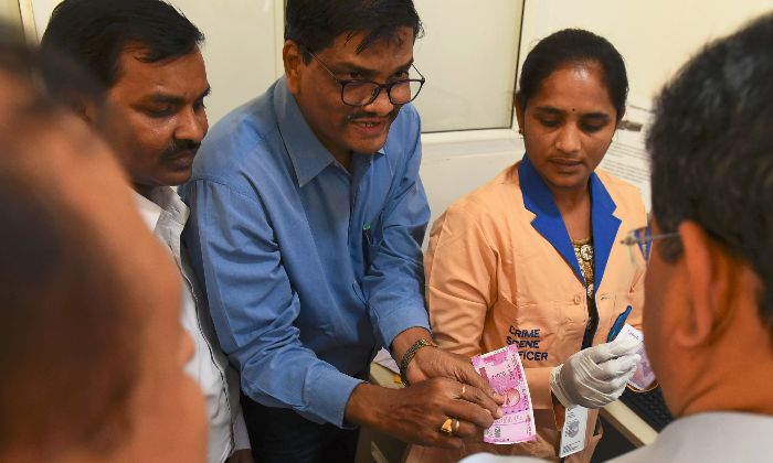 Here Is What You Should Do If You Get A Fake Note From ATM