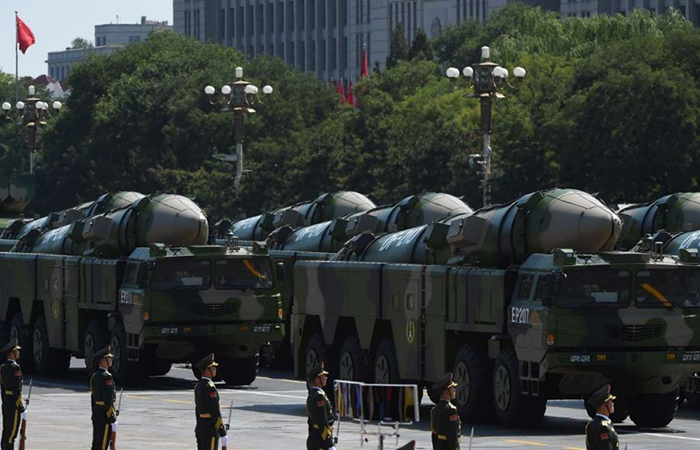 China Just Tested A Missile That Can Drop 10 Nuclear Warheads On One City!